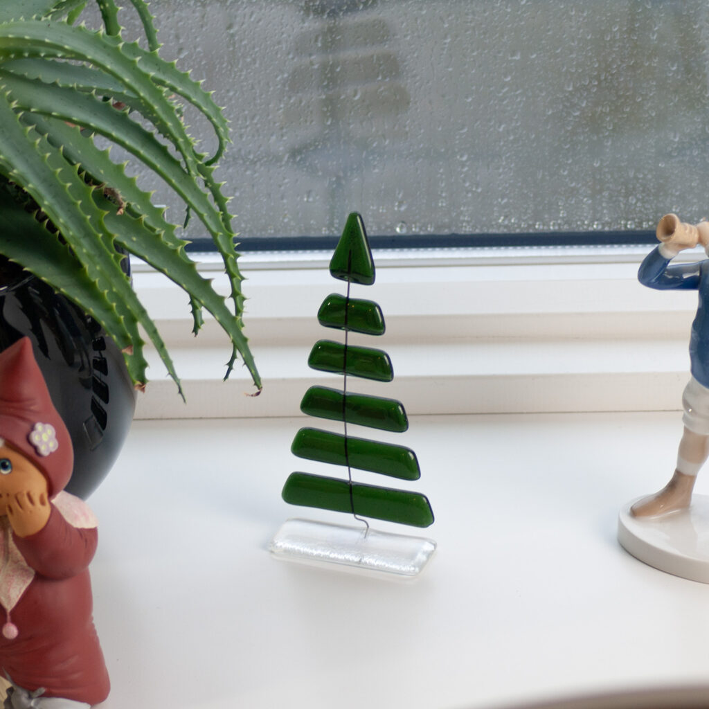 Juletræ (2022) – Håndlavet julepynt i glas fra Hejslet Design